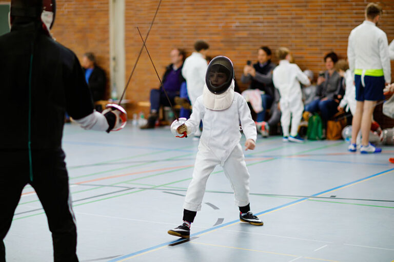 An Introduction to the World of Fencing | LuHi Summer Camps